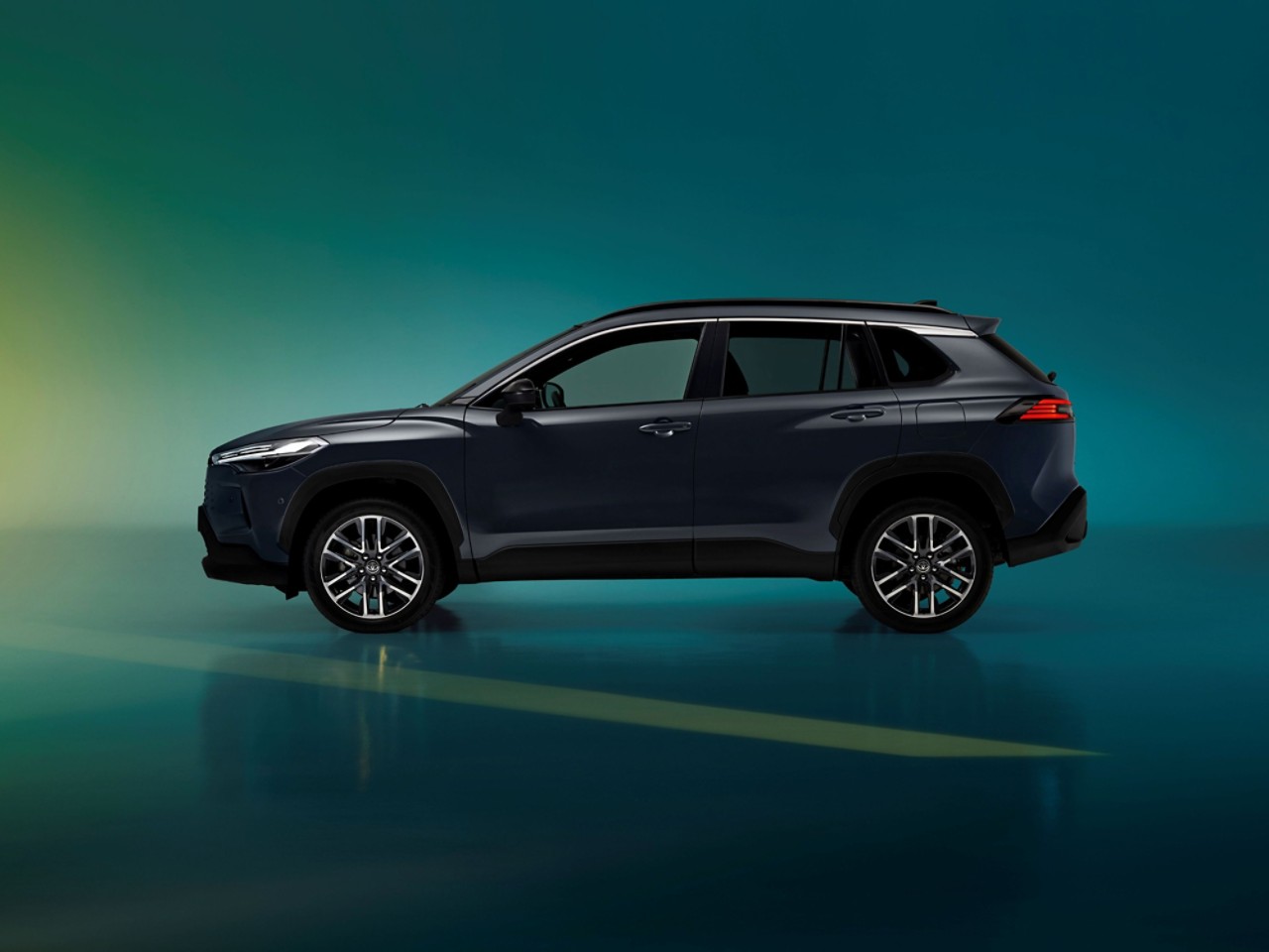 Toyota, Yeni Corolla Cross Hybrid’i Türkiye’de Satışa Sundu